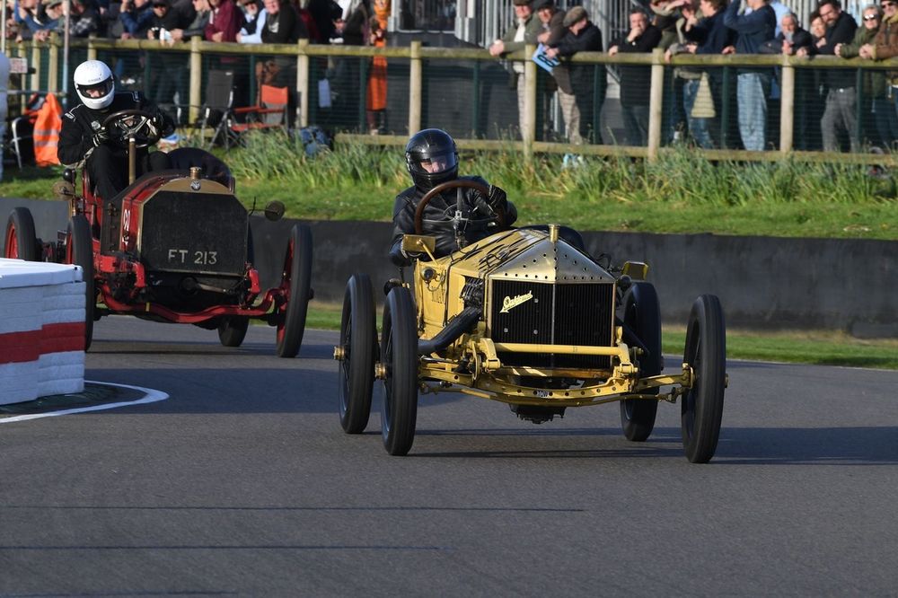 Historics racer Julian Grimwade dies in crash at Donington Park