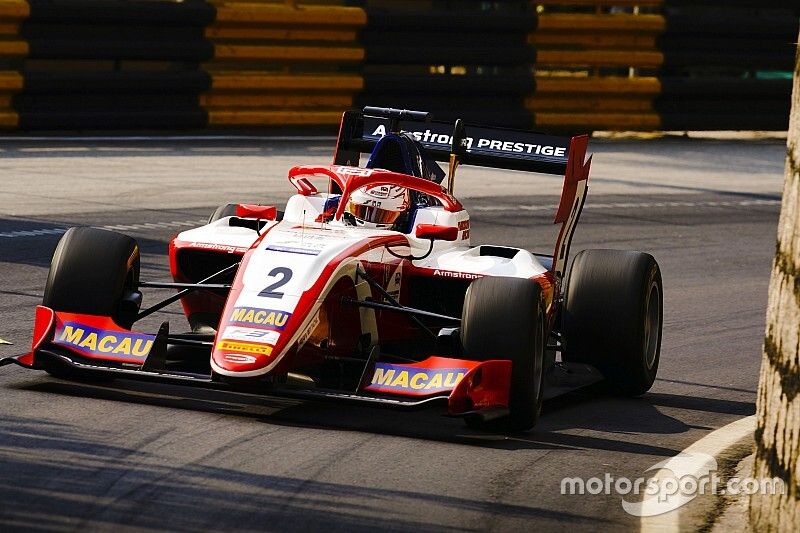 Macau GP: Armstrong tops record-breaking opening practice