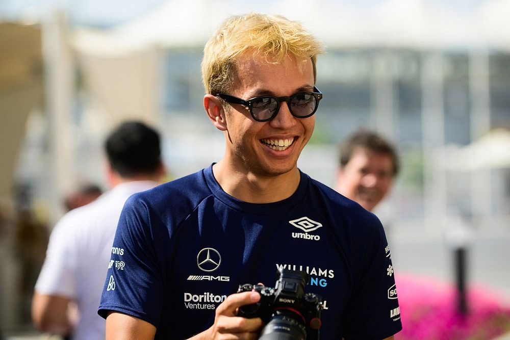Red Bull: "Albon'un gelişimini takdir ediyoruz"