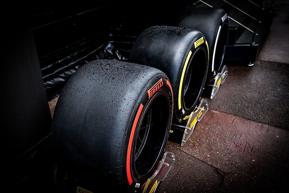 Twee teams testen banden die misschien niet gebruikt worden