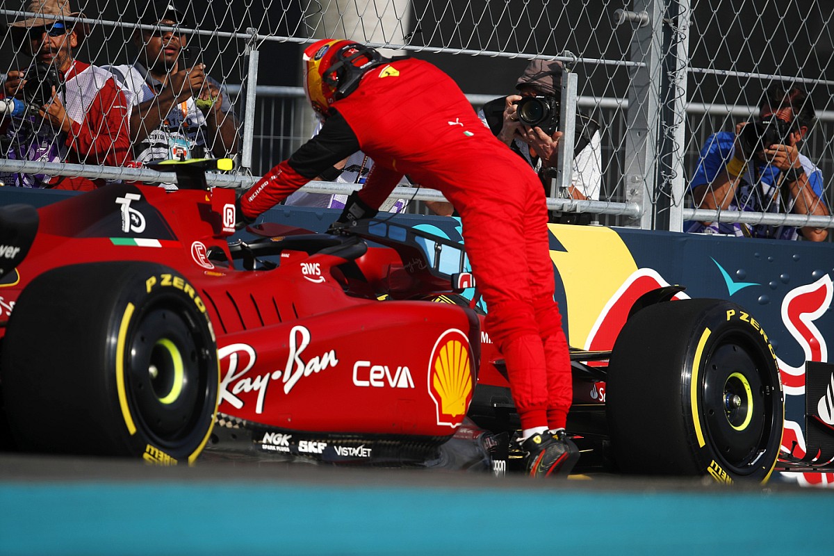 Sainz: Ferrari F1 car still "surprising" me after heavy Miami crash