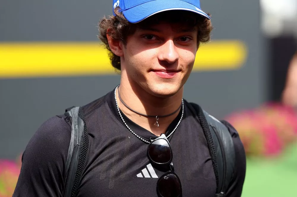 Antonelli revela la importancia de la carrera de Barcelona para Mercedes F1