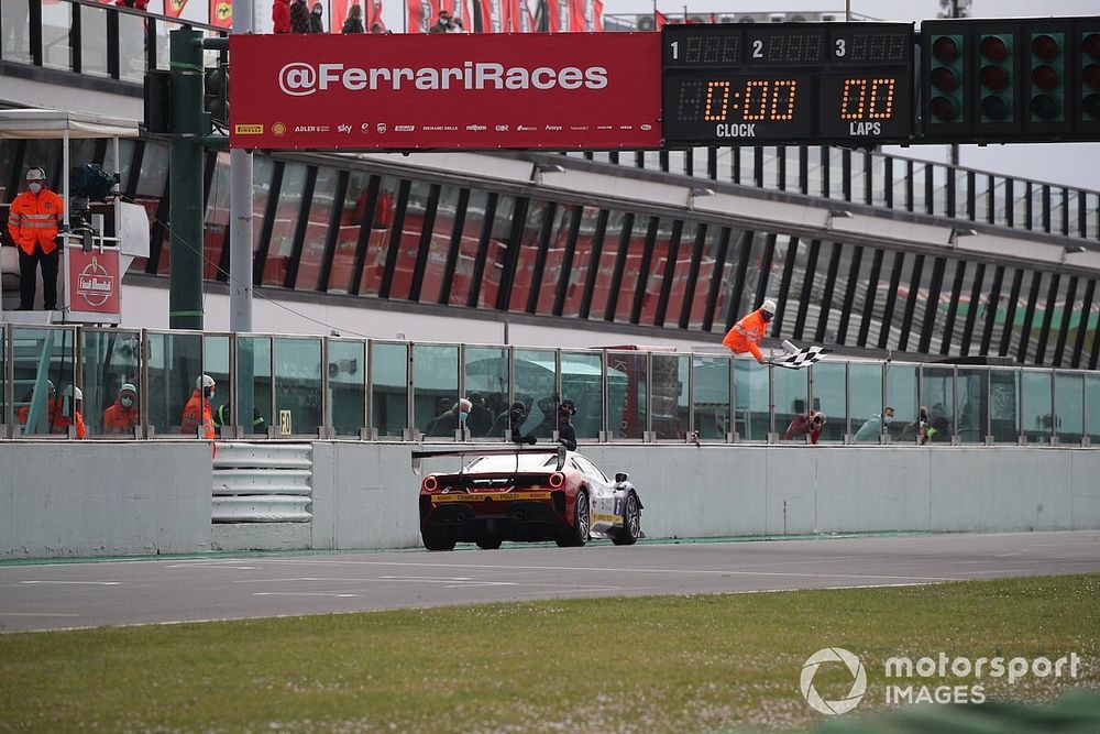 Finali Mondiali Ferrari: Neubauer e Sikkens Campioni Pirelli