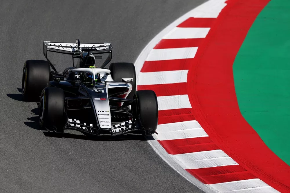 Balance complejo para Checo Pérez en su única práctica del GP de ...