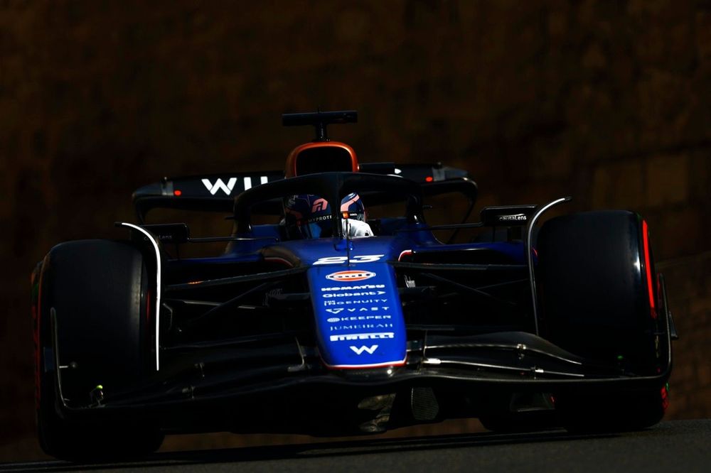 Así luce el Williams de Colapinto en Bakú con los sponsors argentinos