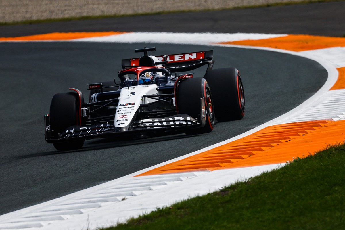 VIDEO: Daniel Ricciardo crasht in VT2 Zandvoort en blesseert hand