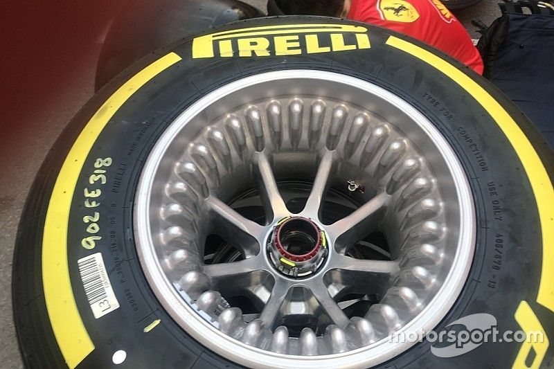 Ferrari: i cerchi bugnati con i fori cominciano a funzionare anche ...