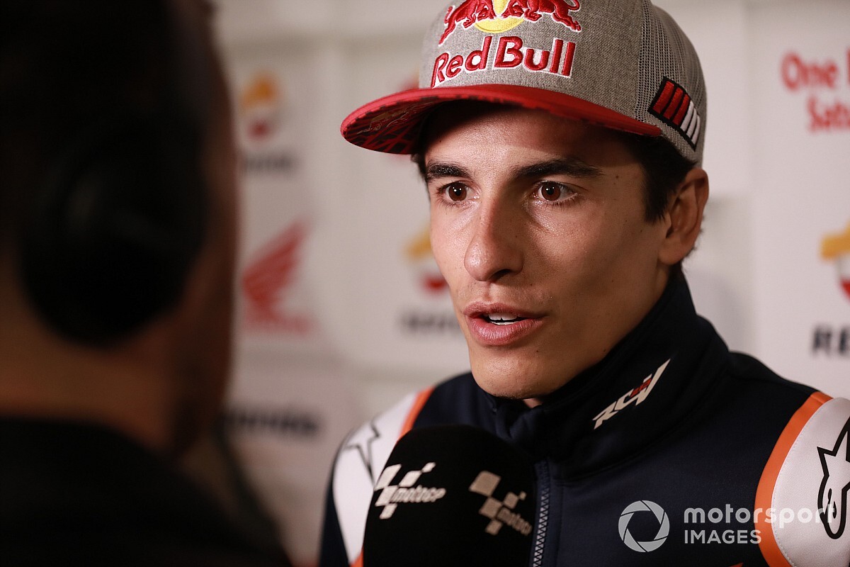 Márquez mostró la cicatriz producto de su tercera operación