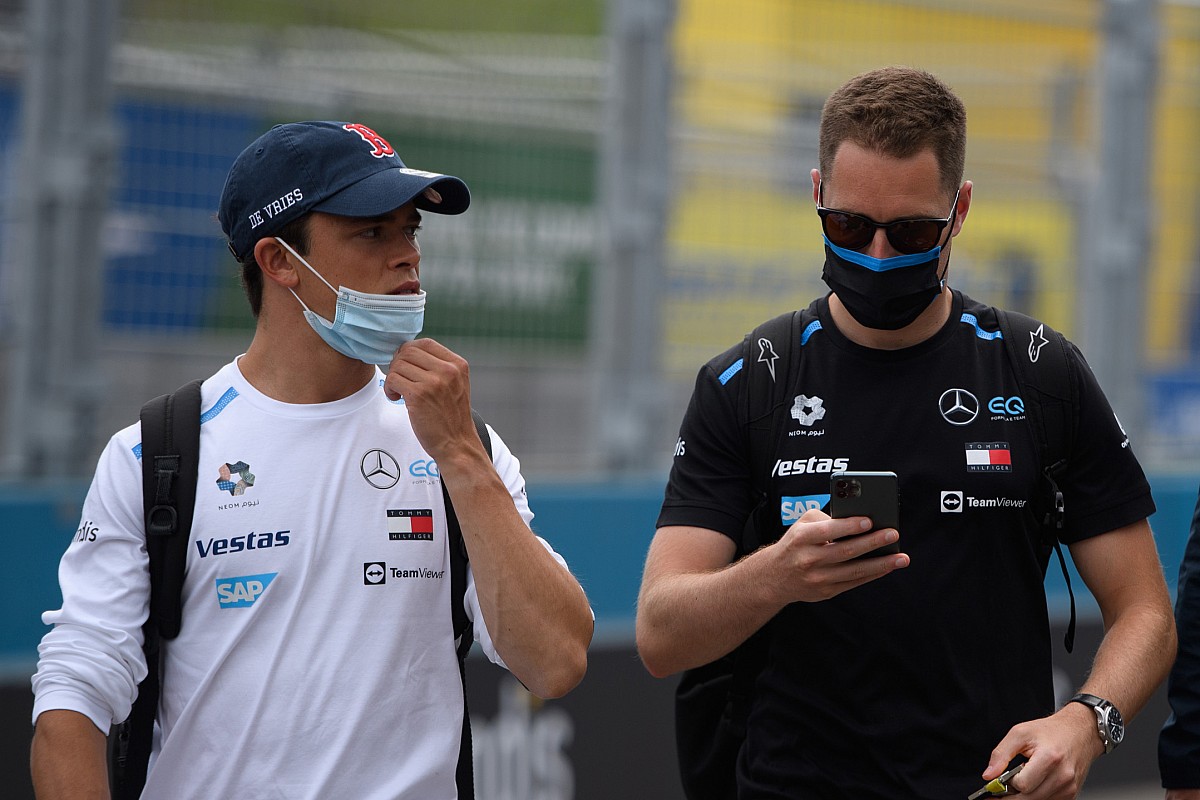 Wolff: Mercedes FE drivers "deserve to be in F1" amid Williams links