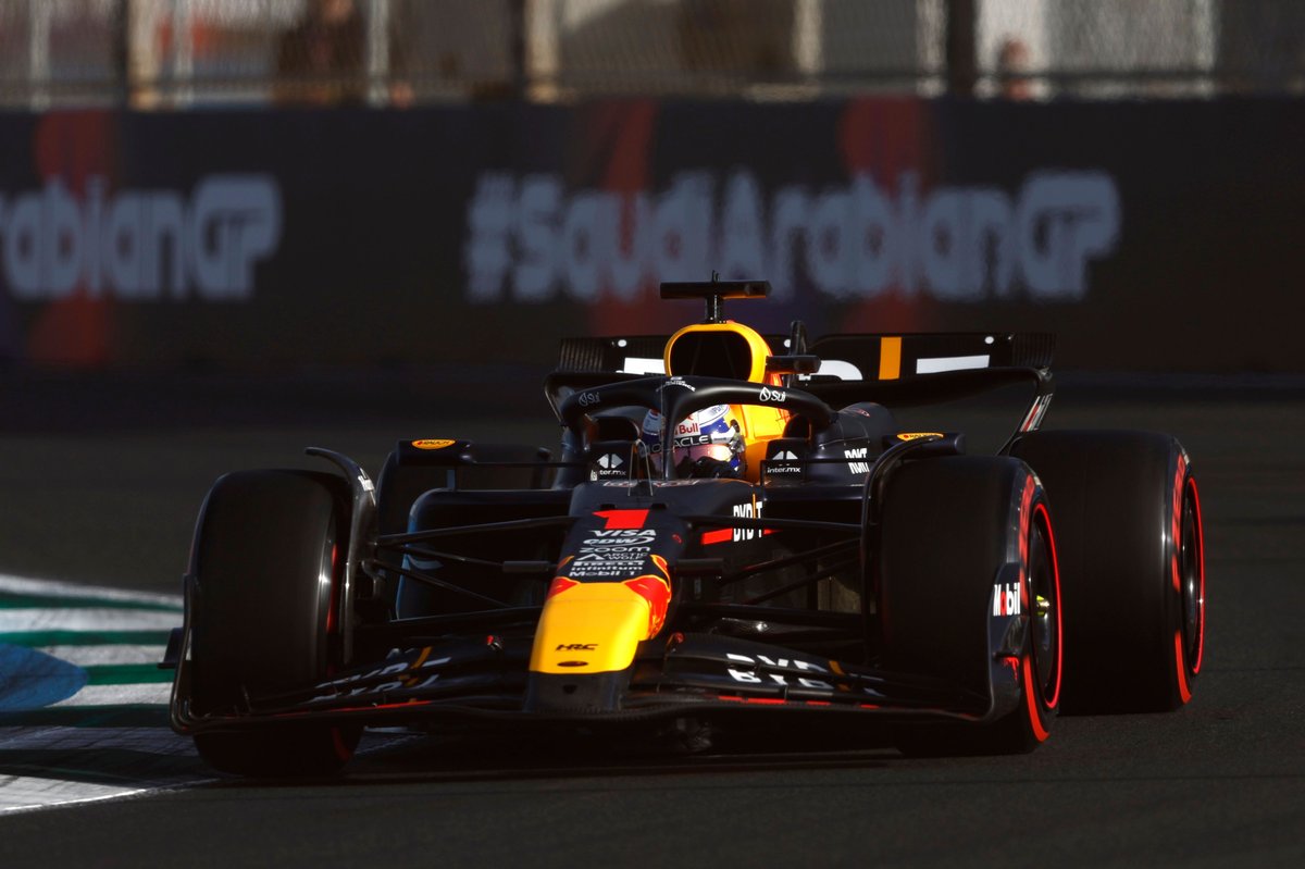 FP3 F1 GP Arab Saudi : Verstappen Dominan, Zhou Guanyu Picu Red Flag