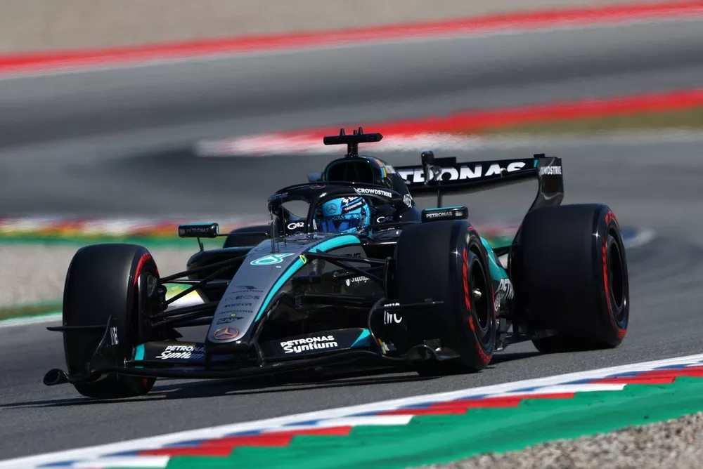 F1 | Russell si prende la pole a Barcellona davanti ad Hamilton. Kimi ...