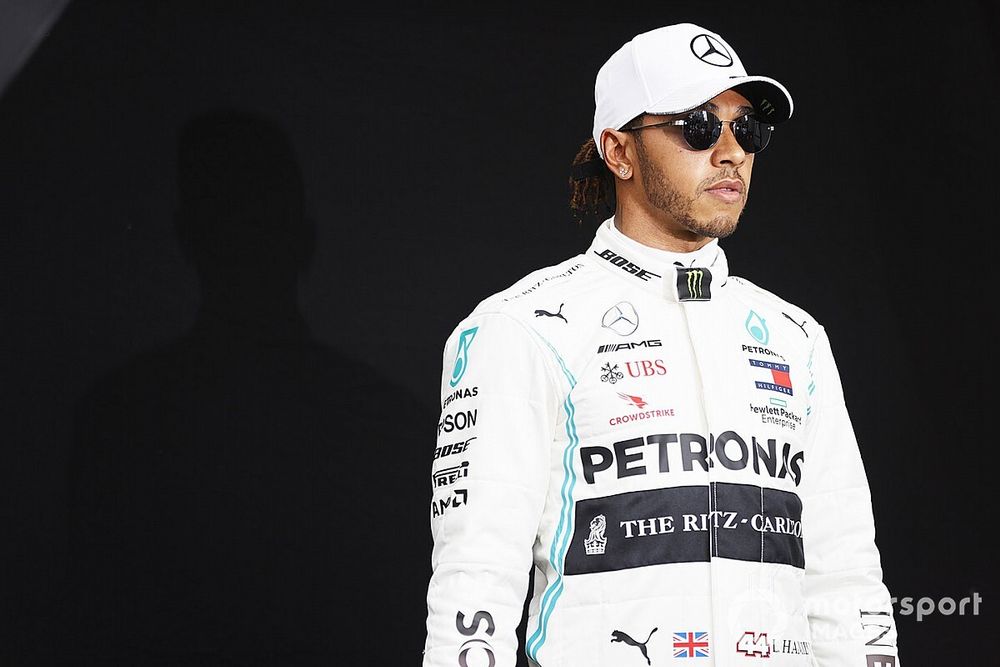 Lewis Hamilton, Melbourne'den ayrılmadı