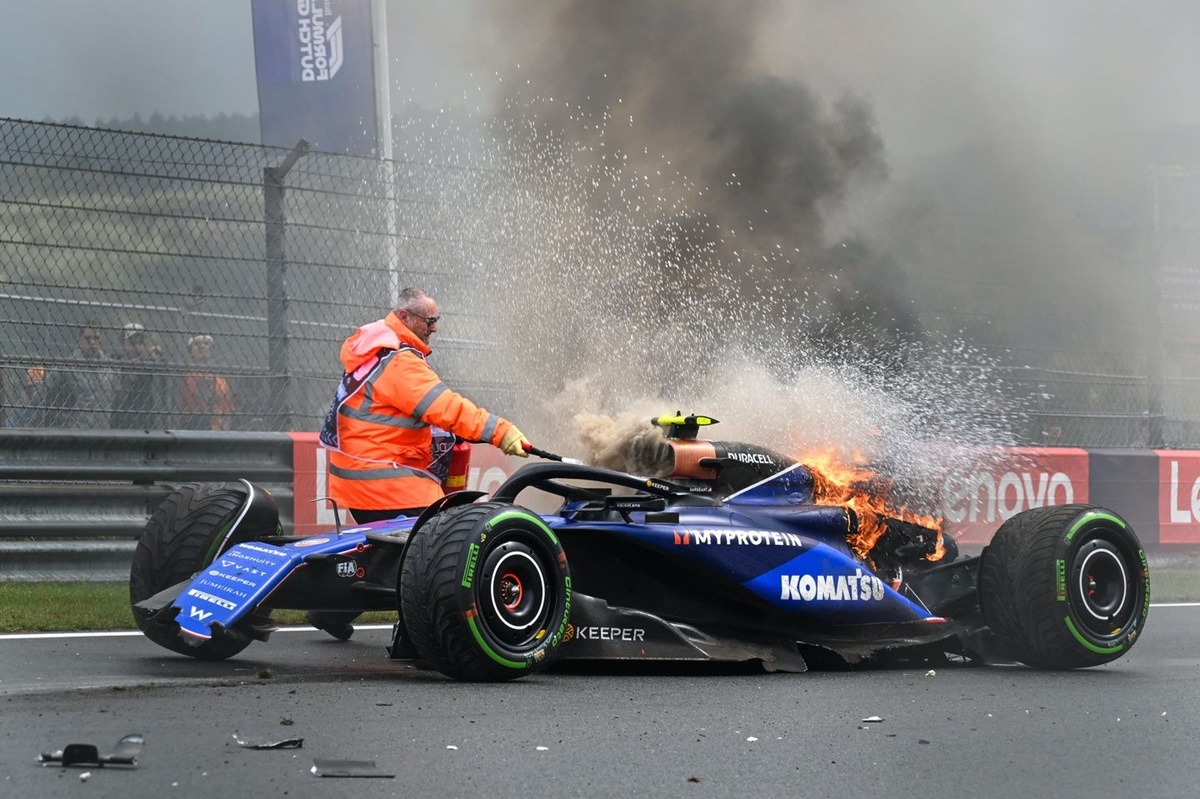 【動画】サージェント、雨のザントフールトで大クラッシュ。マシンからは火の手上がる｜F1オランダGP