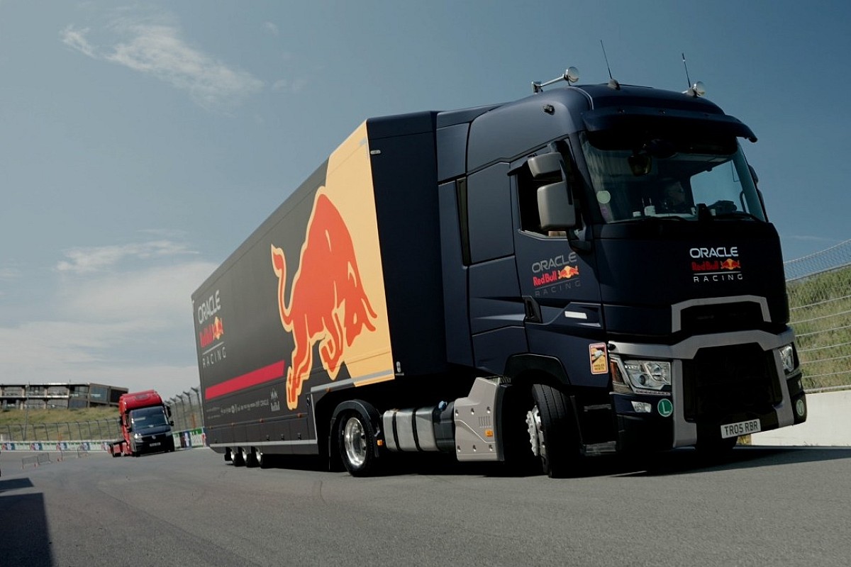 VIDEO: Formule 1-trucks arriveren in Zandvoort voor opbouw GP Nederland