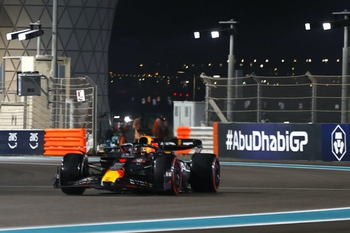 Verstappen pakt kopstart tijdens rustige openingsfase F1-race