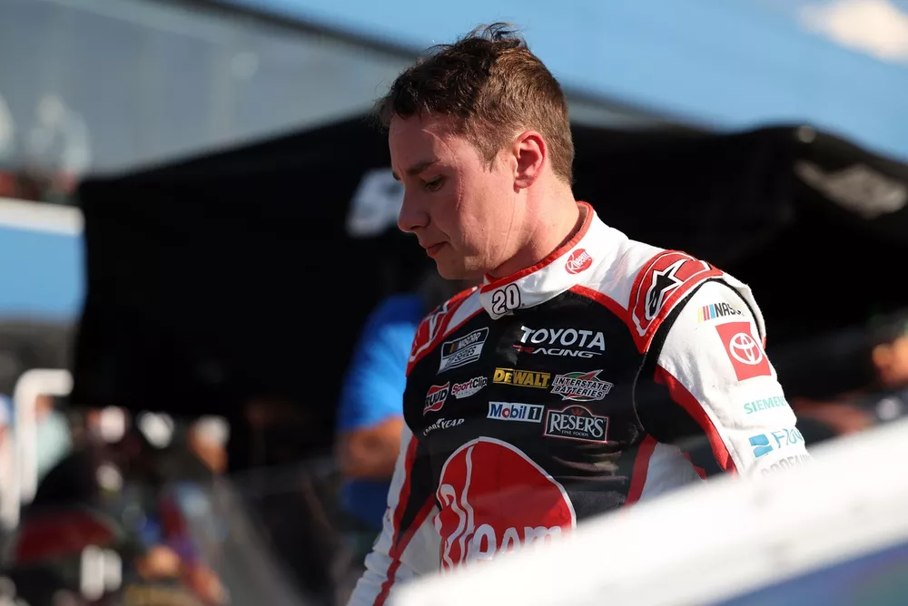 Christopher Bell diagnosed with left wrist fracture but cleared to race