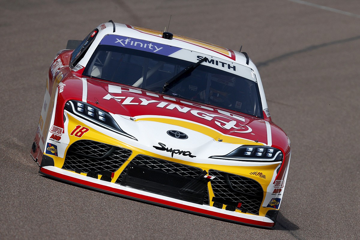 Sammy Smith hangs on for first NASCAR Xfinity win at Phoenix