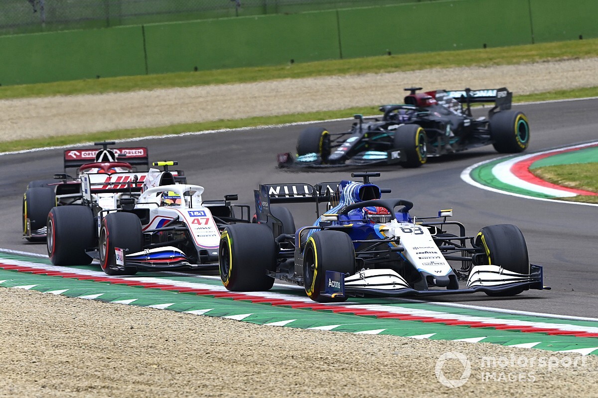 F1: Kru Williams Kerja Siang-Malam Perbaiki Mobil Russell