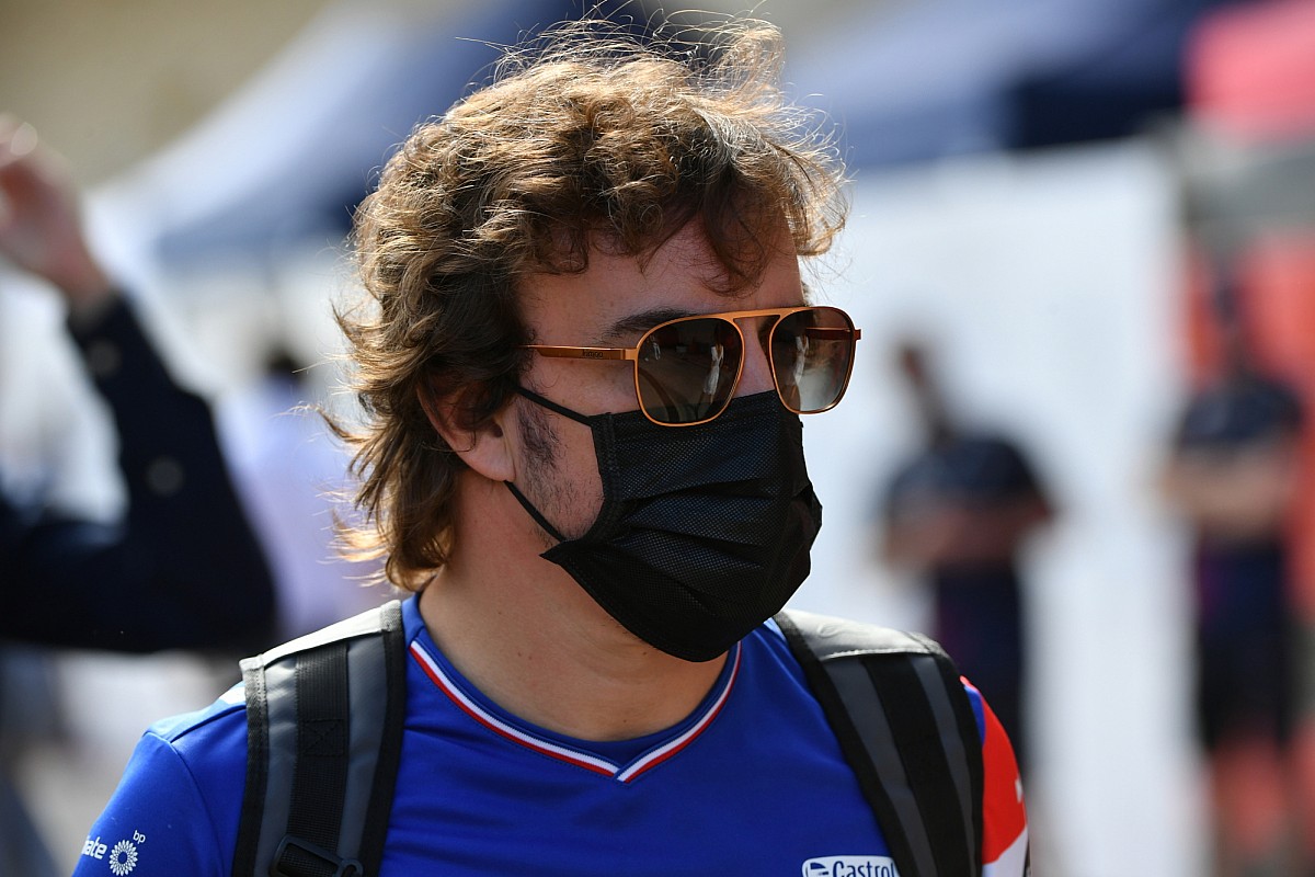 Damon Hill szórakoztatónak találta Alonso folyamatos heccelődését