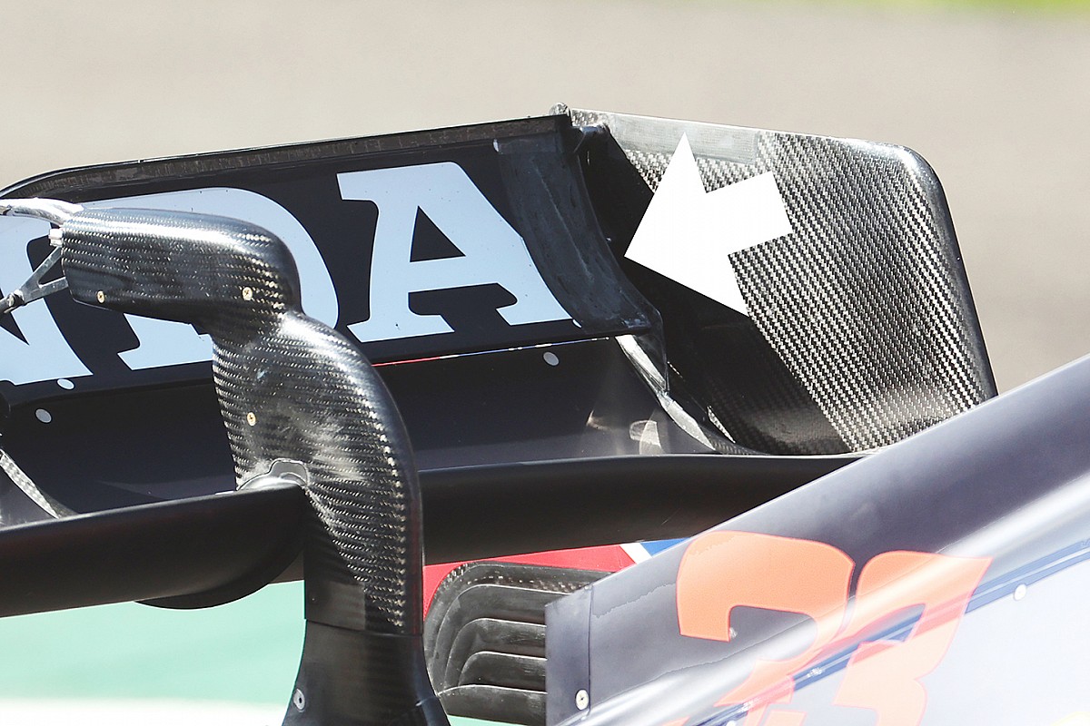 What is behind Red Bull’s rear wing troubles