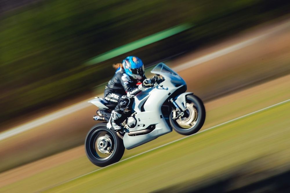 Why an IndyCar stalwart is supporting a bike racing gamechanger