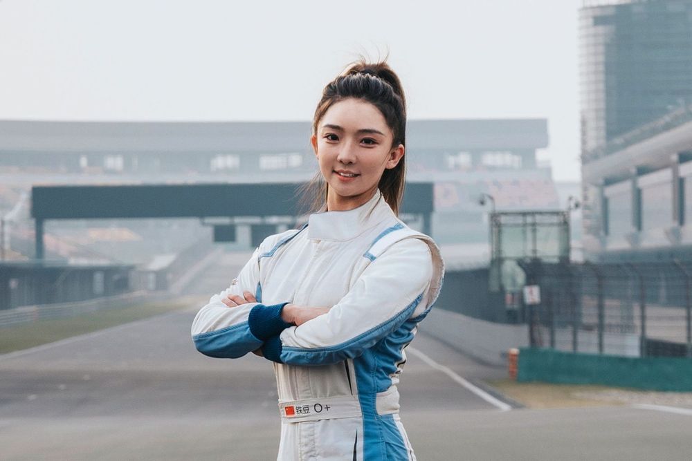 中国女车手师炜将持外卡参加F1学院揭幕战 - F1 Academy 新闻 - motorsport.com中文网