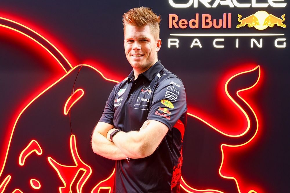 Rudy van Buren en titelverdediger gaan strijd aan in Sim Formula Europe ...