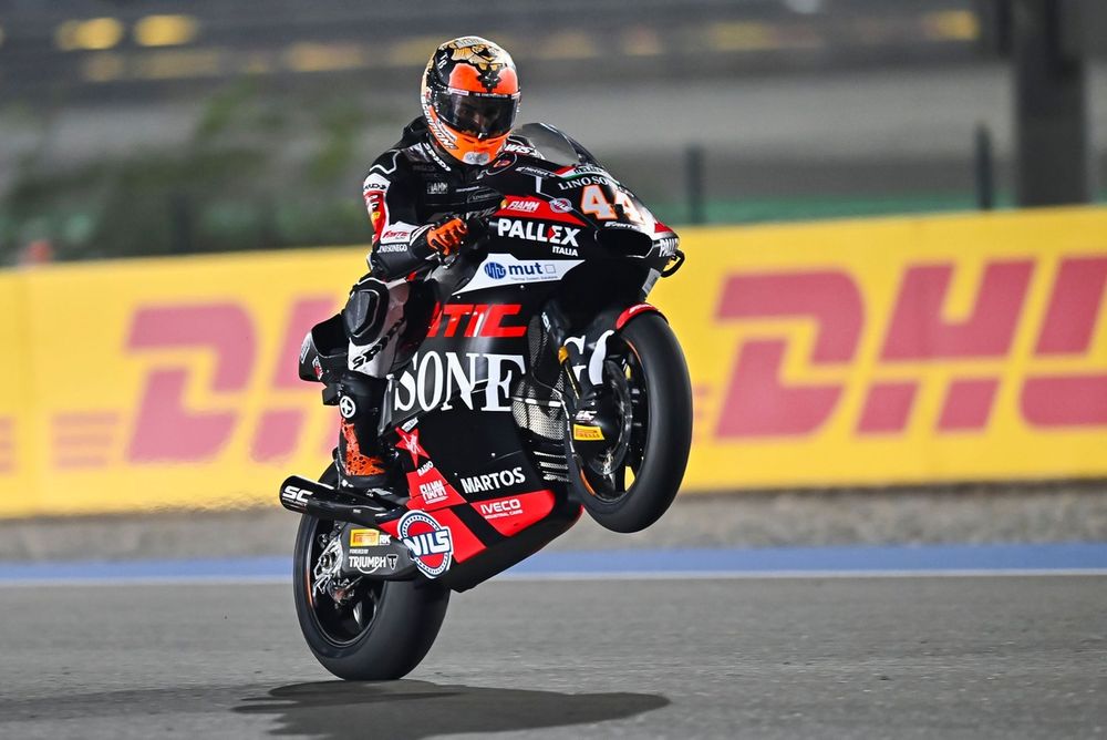 Moto2 Qatar: Canet gana con una remontada espectacular y roba el liderato a Dixon