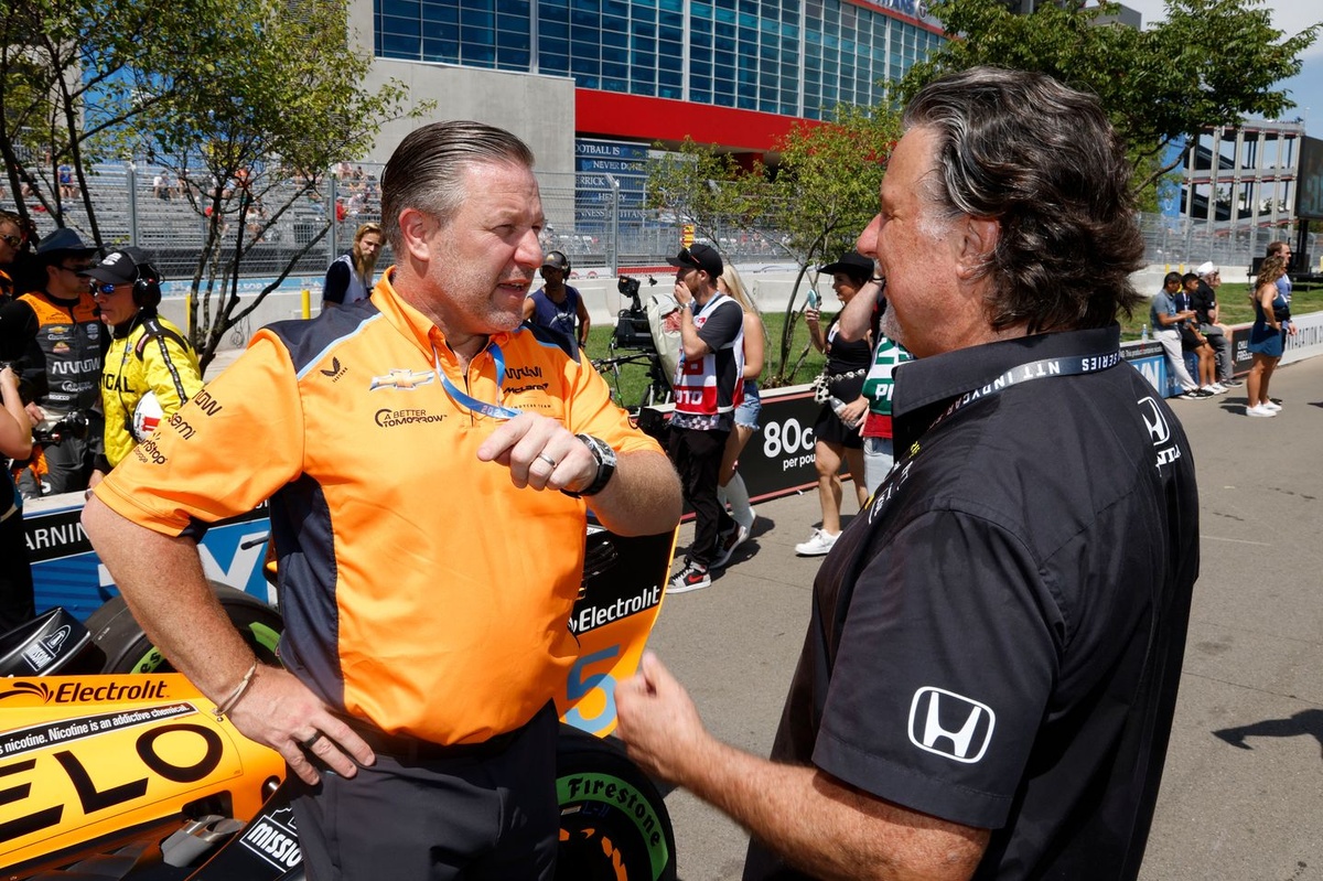 Zak Brown: "IndyCar, Formula 1’in başarı yolunu izlemeli"