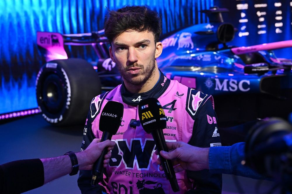 Gasly Jawab Kecaman atas Foto Penghormatan untuk Schumacher