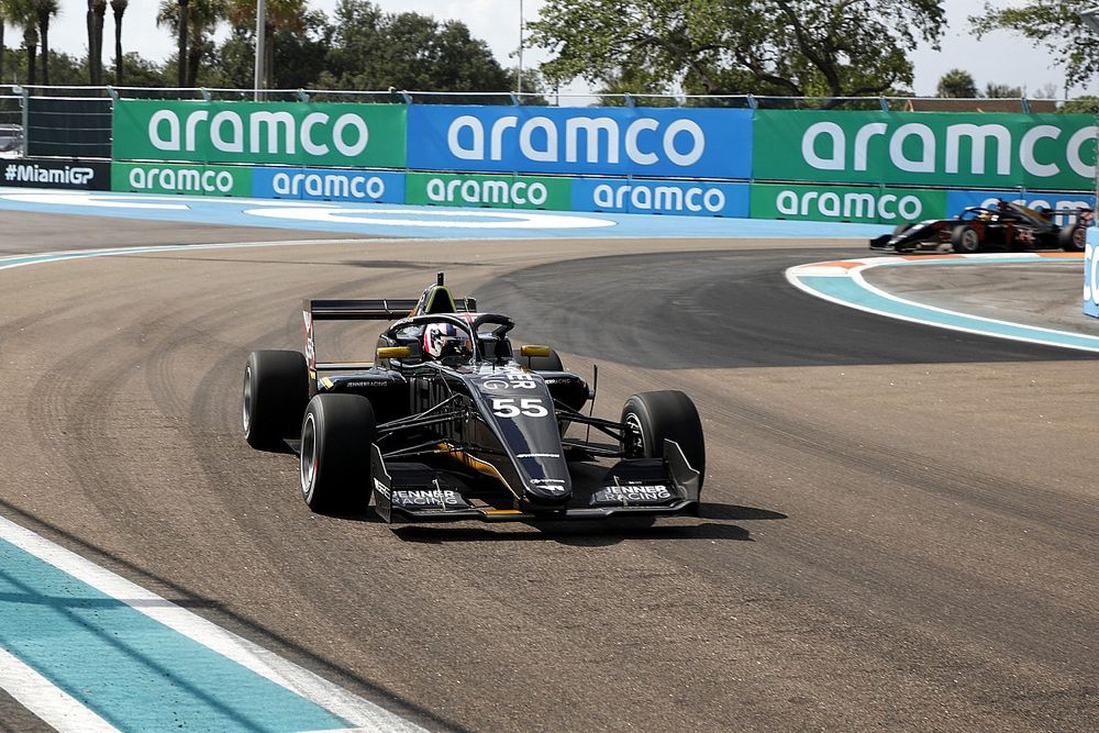 Chadwick repite victoria en Miami y Nerea Martí sube al podio