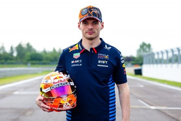 Max Verstappen onthult oranje helm voor Europese F1-races