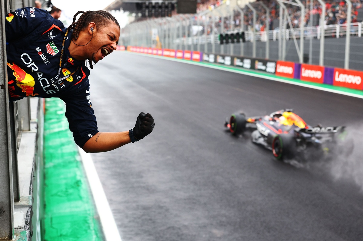 Calum Nicholas surprised Red Bull with "Life in the Pitlane" book