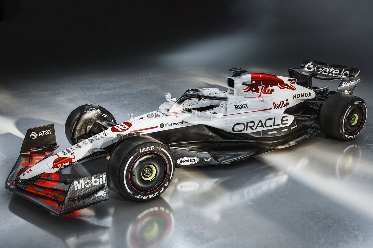 Red Bull presenta una actualización en tres partes del RB21 en Japón