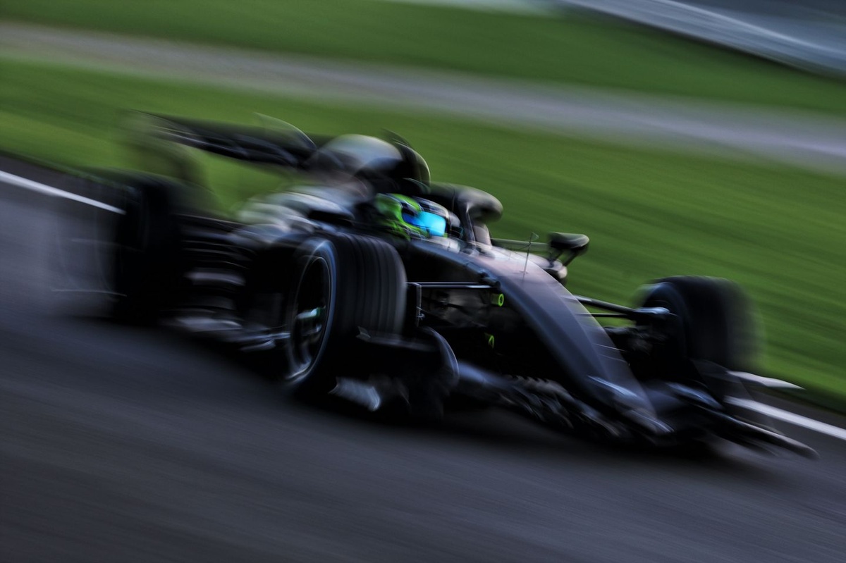 "Me ha encendido": La reacción de Checo Pérez tras su histórico debut ...