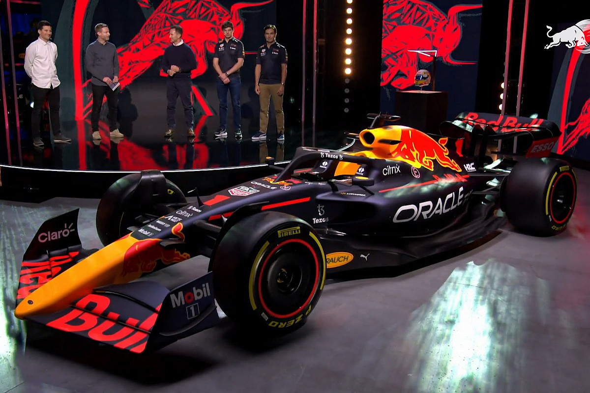 Red Bull presentó el RB18 de Sergio Pérez y Max Verstappen para 2022