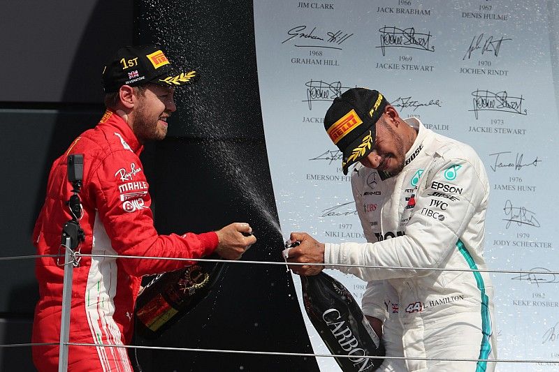 Villeneuve: "Talán Hamilton hazai versenye miatt is kapott ilyen ...