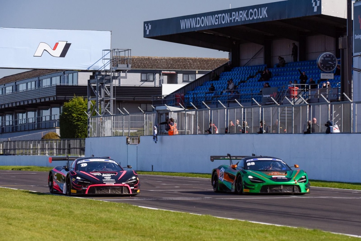 New GT Cup format produces close races between GT3 crews