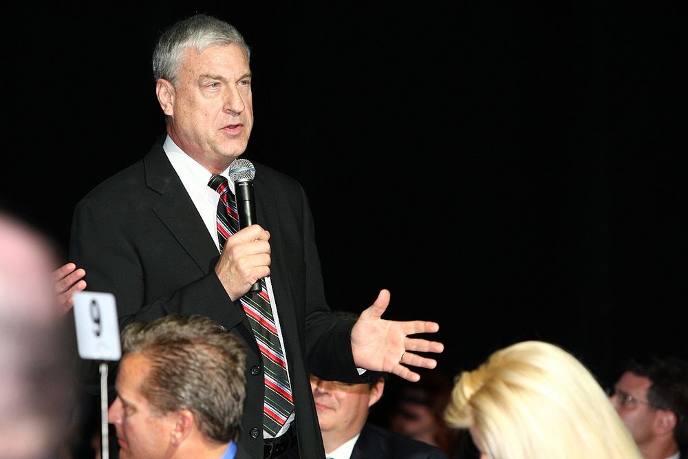 Legendary Indianpolis Motor Speedway broadcaster Bob Jenkins dies