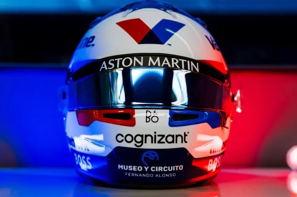 Vídeo: así es el casco "blanco" de Alonso para el GP de Mónaco