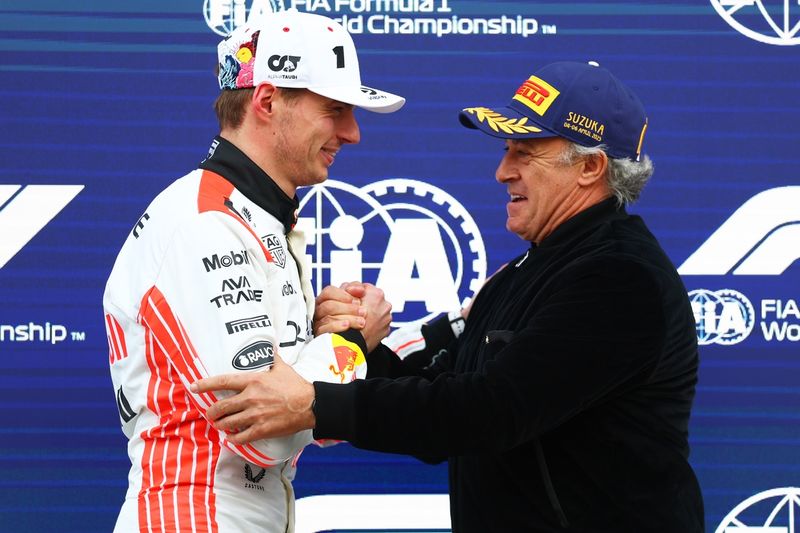 Sainz pénalisé sur la grille pour avoir gêné Hamilton