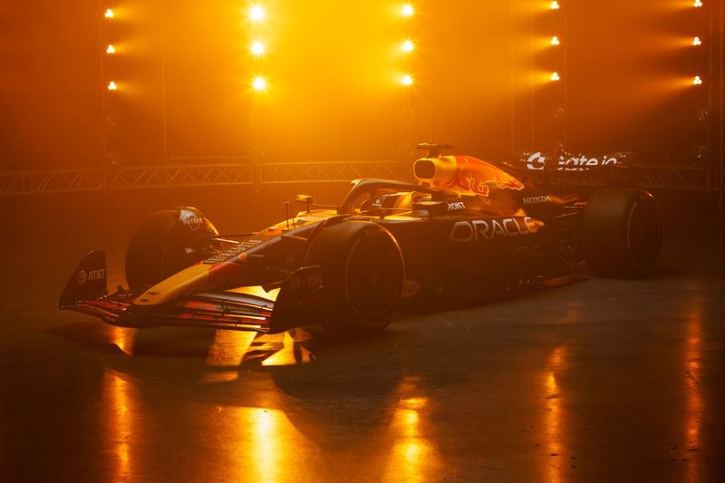 Foto’s: De nieuwe Red Bull RB21 van Verstappen en Lawson