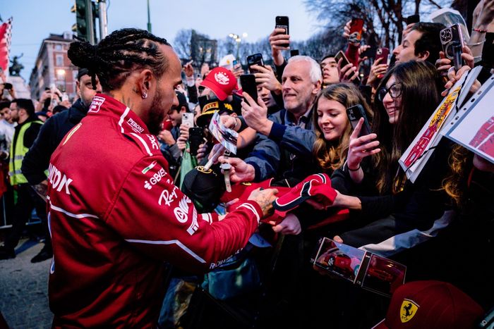 How Hamilton has made his Ferrari’s steering wheel like Mercedes’