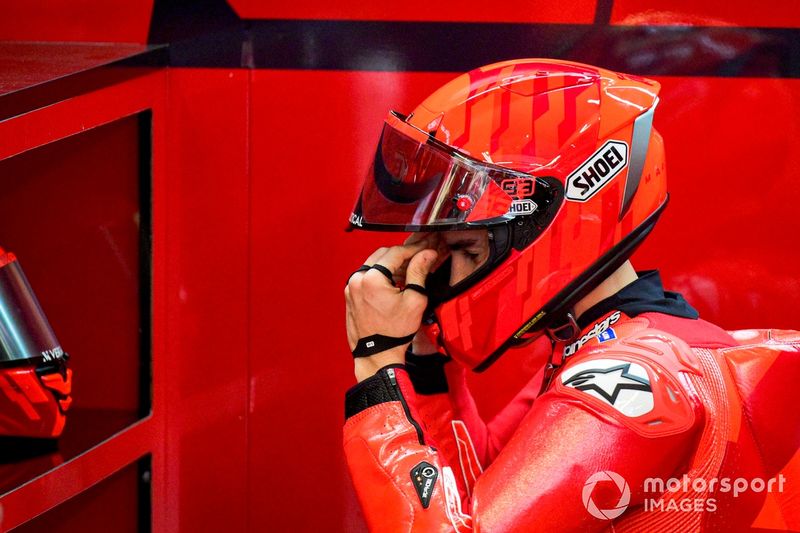 Marc Márquez inicia la era 'todo al rojo' en los test de Barcelona