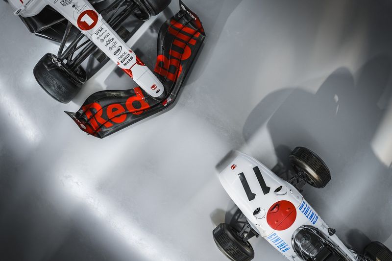 Gallery F1 | La nuova livrea retrò Red Bull per il GP del Giappone