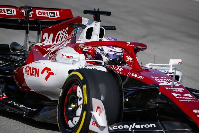 Fotos: así son los colores del Alfa Romeo C42 en pista