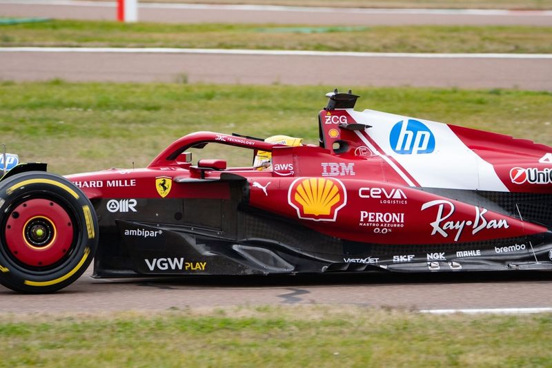 Fotos y vídeo: ¡se estrena el nuevo Ferrari SF-25 en pista!