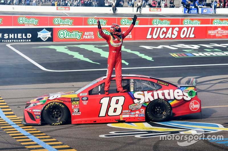 Kyle Busch takes Stage 2 win at Phoenix