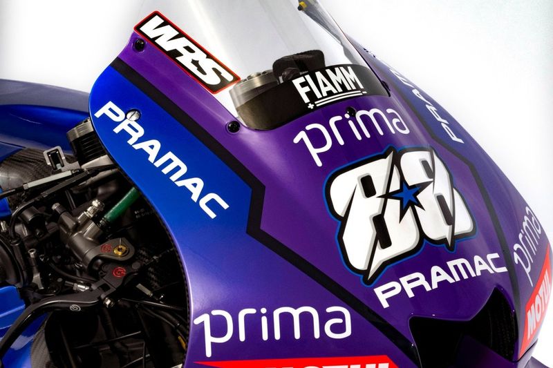 Fotogallery MotoGP | I nuovi colori delle Yamaha M1 Factory e di Pramac