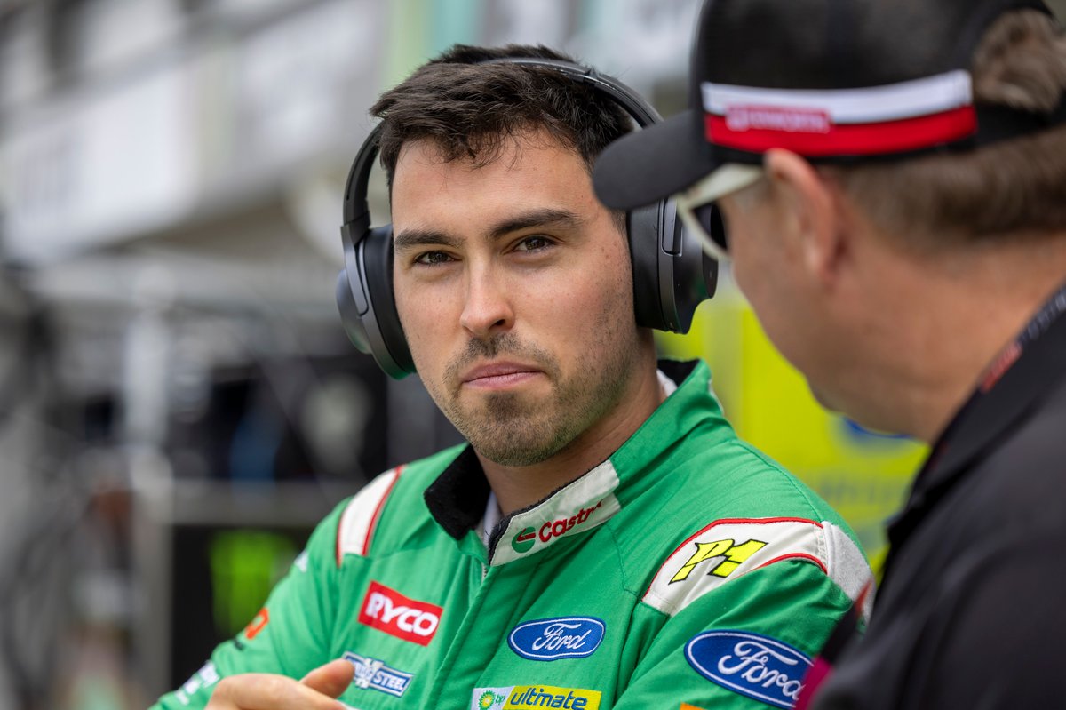 Thomas Randle Profile - Bio, News, High-Res Photos & High Quality Videos